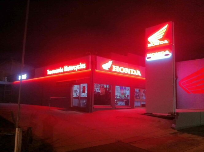 How to Choose a Neon Sign For Your Company - 2025 Guide - Imagup