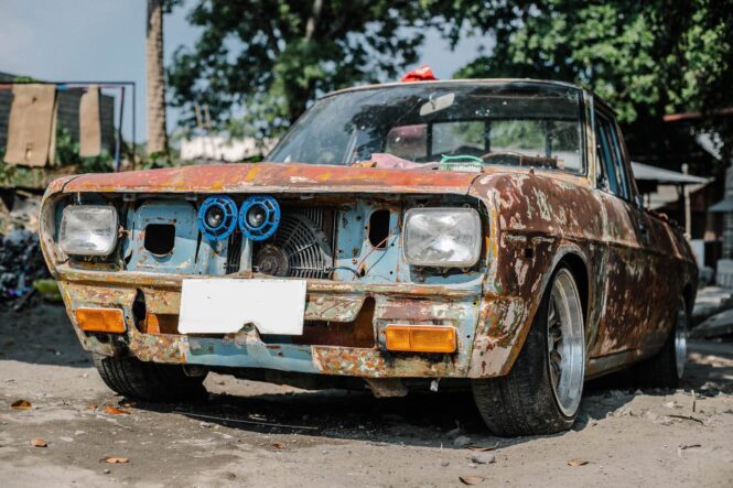 10 Risk of Driving A Junk Car - 2025 - Imagup