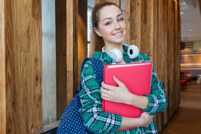 How you can Enjoy College while Getting Great Grades - 2025 Guide - Imagup