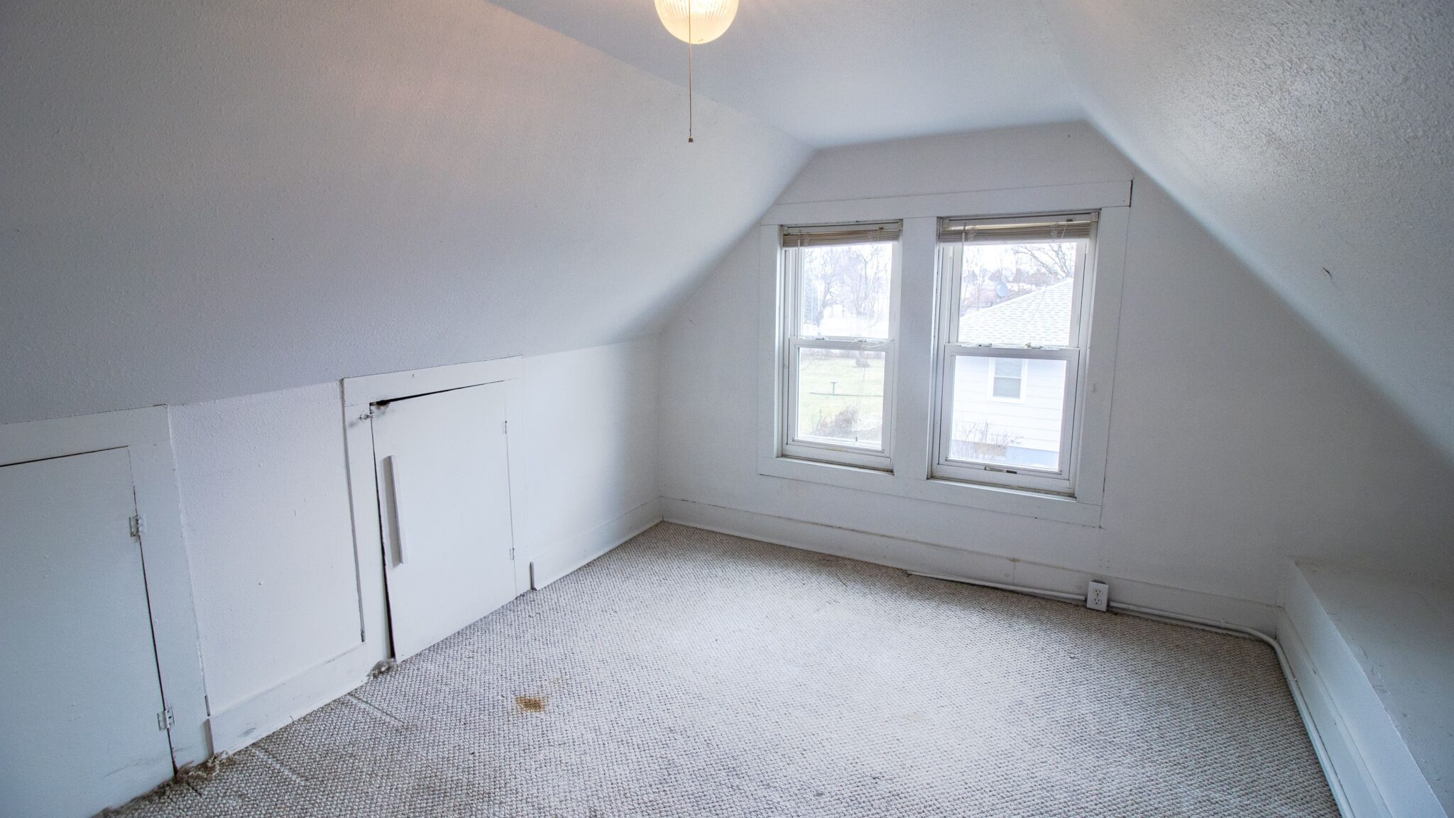 This Is The Only Attic Cleaning Guide You Need In Your Life - Imagup