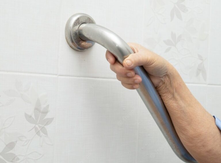 5 Best Heavy-Duty Suction Grab Bars for Your Bathroom 2024 - Imagup