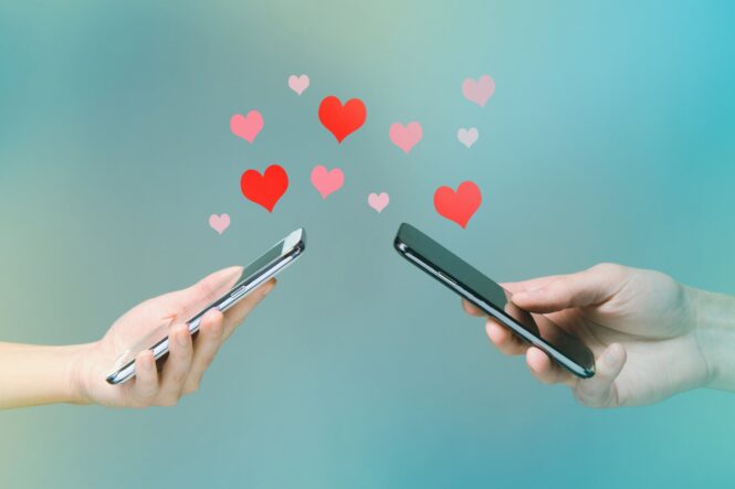 When to Make the Move: Online Dating and Exchanging Numbers - Imagup